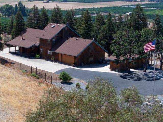 23210 Round Valley Dr, Lindsay, CA 93247