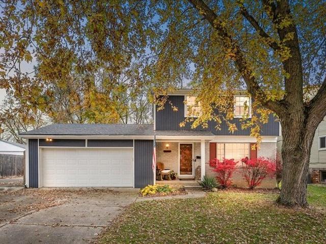 23218 Cora Ave, Farmington Hills, MI 48336