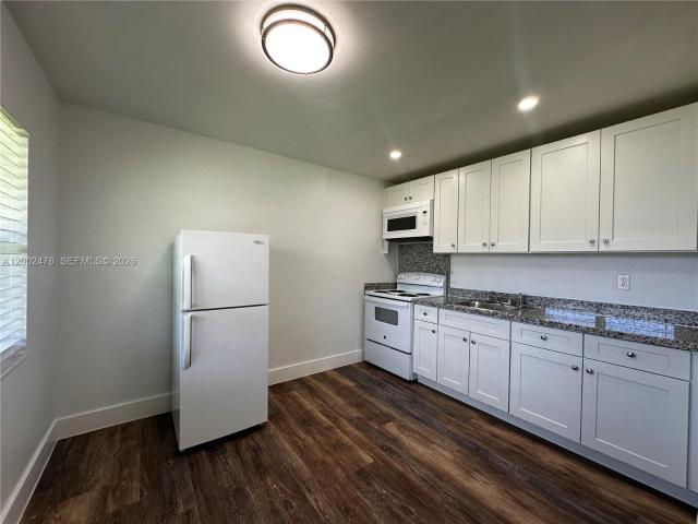2321 Madison St, Unit 6, Hollywood, FL 33020 | MLS #A12002 | Compass