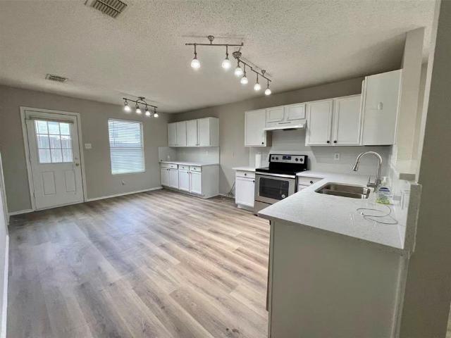 2321 Avalon Creek Way