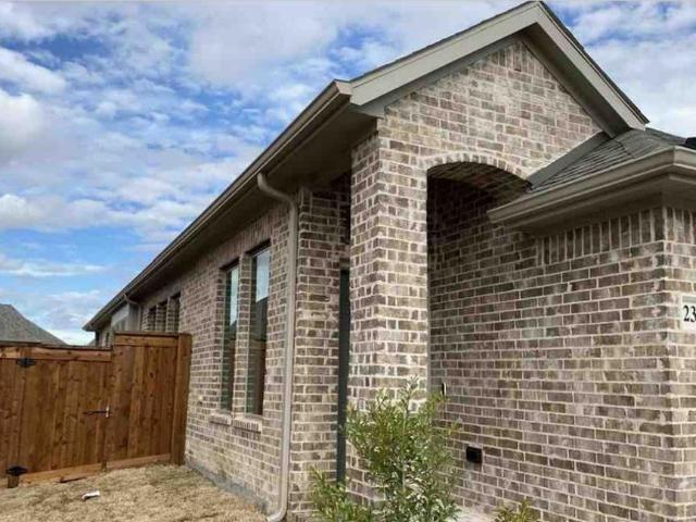 2321 Birdwell Cove