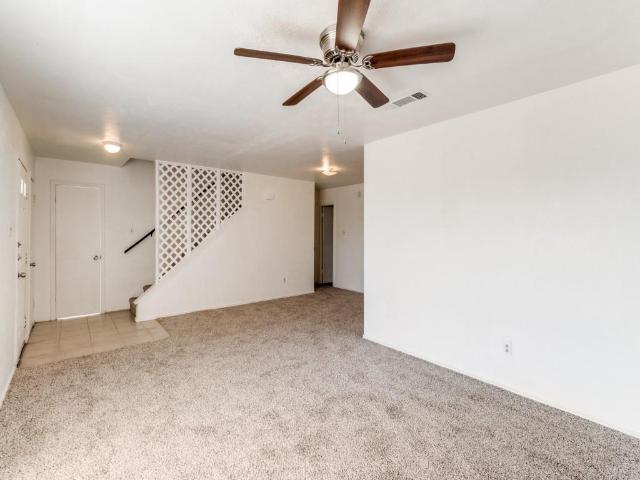 2321 Colonial