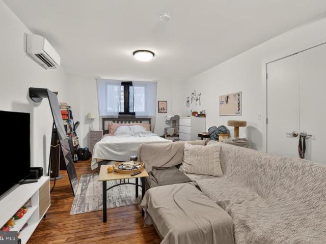 2321 Fitzwater Street # 204