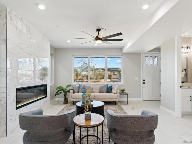 2321 S Galapago Street
