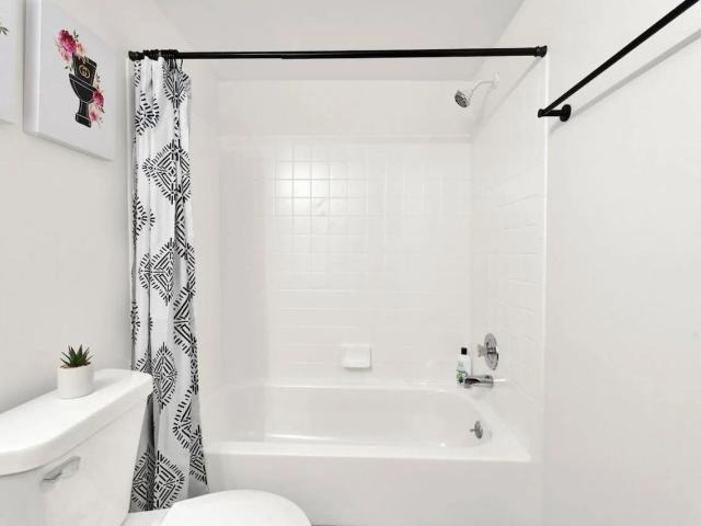 23220 FARMINGTON GROUP, LLC. 1 Bedroom Apartment for Rent at 23210 Middlebelt Rd, Farmington Hills, MI 48336