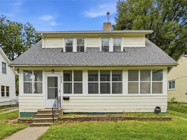 2322 E 11th St, Des Moines, IA 50316