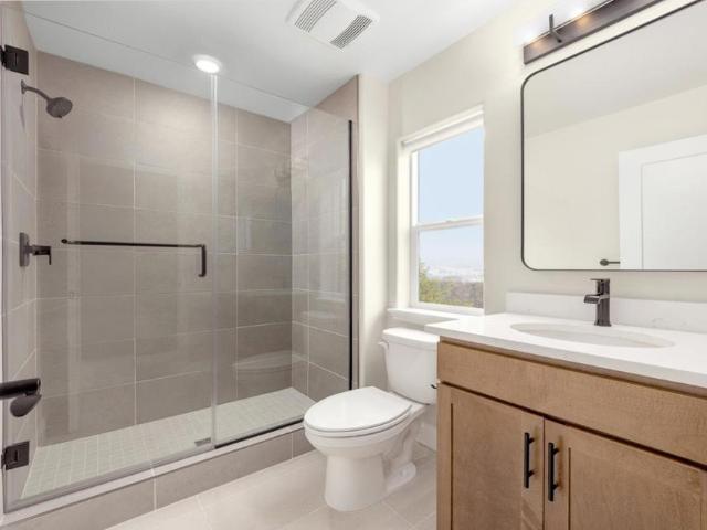 2322 Red Oak Court