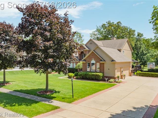 2322 Sandlewood Drive