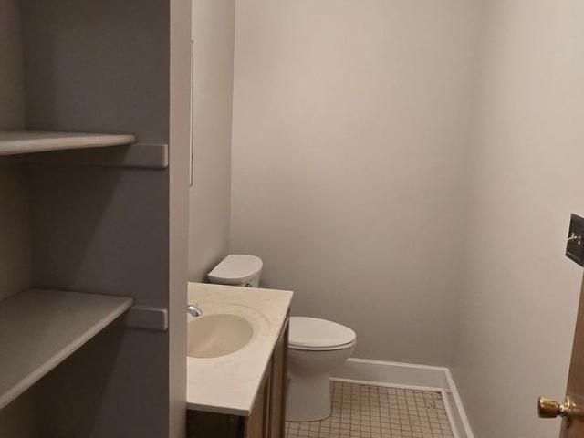 2322 W. Chestnut 2 Bedroom Apartment for Rent at 2322 W Chestnut St, Louisville, KY 40211 Russell