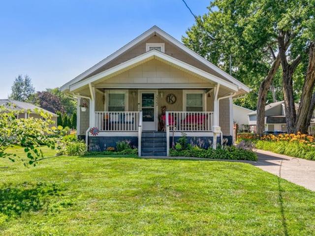 2322 45th St, Des Moines, IA 50310