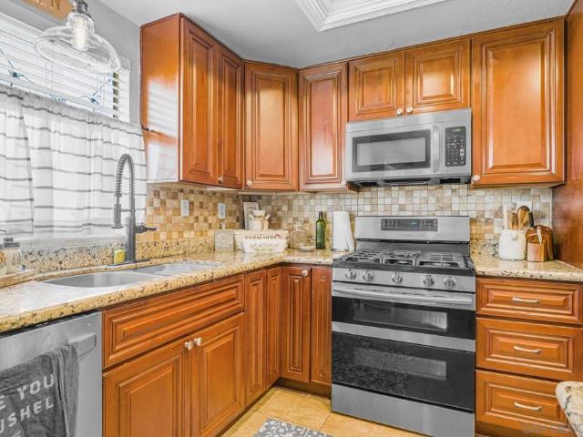2323 Manzana Way