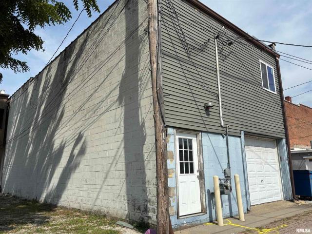 2323 N 2ND Street