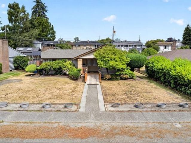 2323 N Highland St, Tacoma, WA 98406