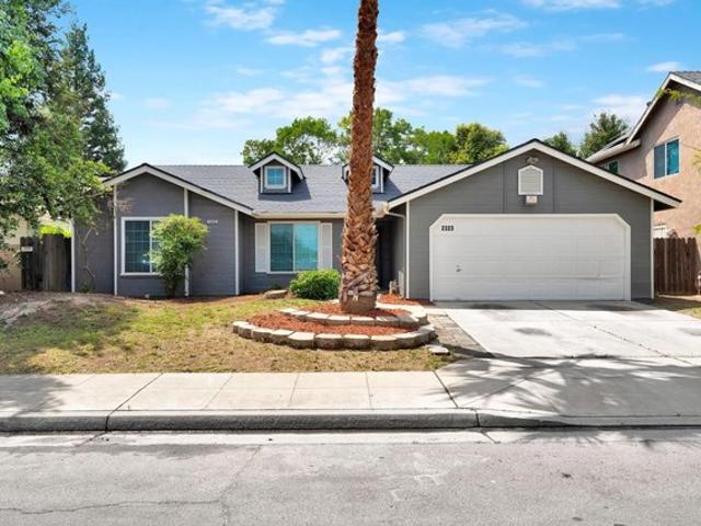2323 N Milburn Ave, Fresno, CA 93722