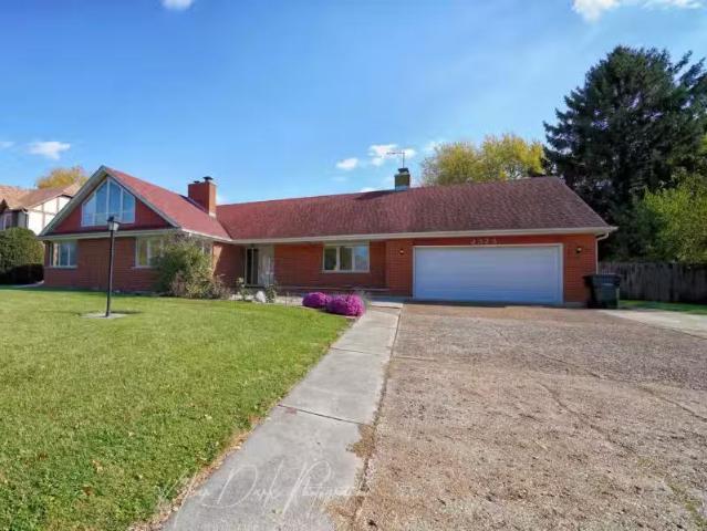 2323 N Sheridan Rd, Waukegan, IL 60087 MLS 12198140