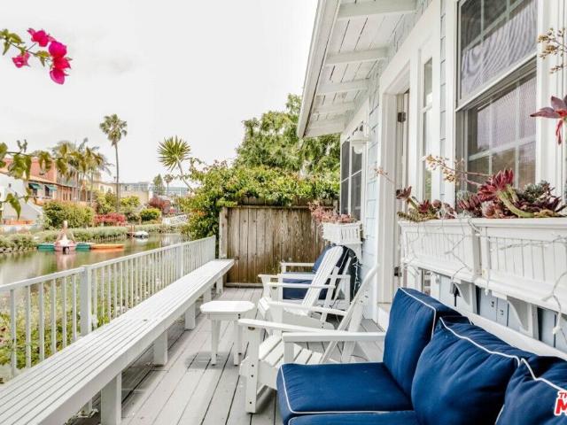 2323 Grand Canal