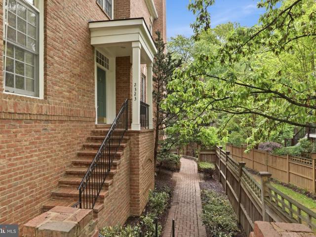 2323 Sawtooth Oak Court