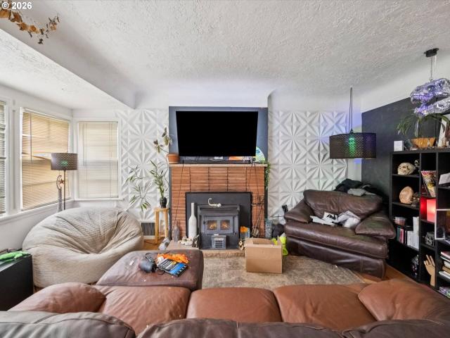 2323 SE 70TH AVE