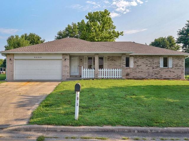 2323 W Austin St, Bolivar, MO 65613