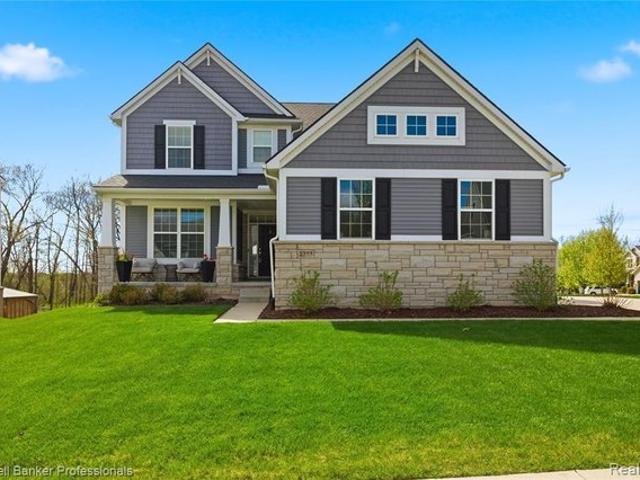 2323 Yasmin Dr, Commerce Township, MI 48382