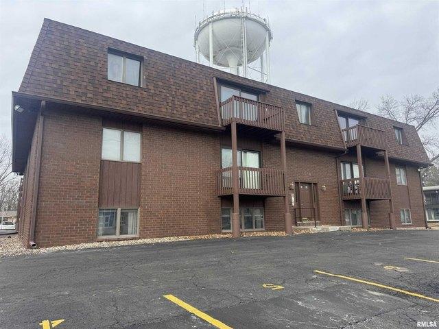 2323 31st Ave, Rock Island, IL 61201