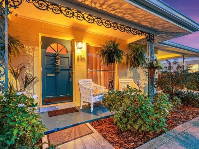 232 44th Ave NE, Saint Petersburg, FL 33703