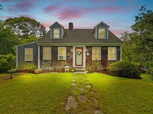 232 County Rd, Bourne, MA 02532