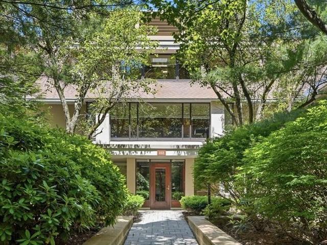 232 Allandale Rd Apt 3A, Boston, MA 02467