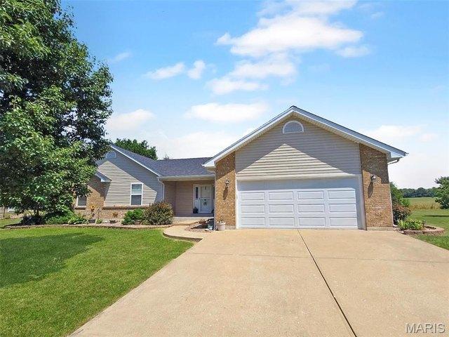 232 Allison Ln, Winfield, MO 63389