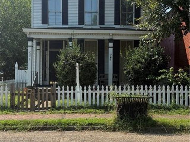 232 Grove Ave, Petersburg, VA 23803