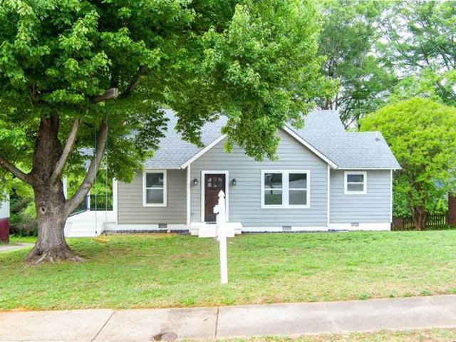 232 Dupont Dr, Greenville, SC 29607