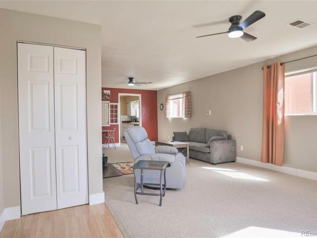 232 E 6th Street
