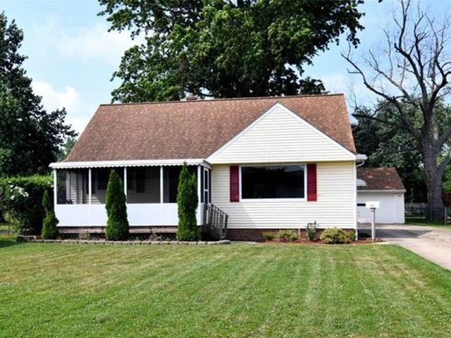 232 E 293rd St, Willowick, OH 44095