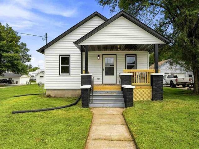 232 E Third St, Solon, IA 52333