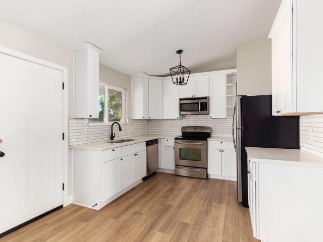 232 E Leah Lane