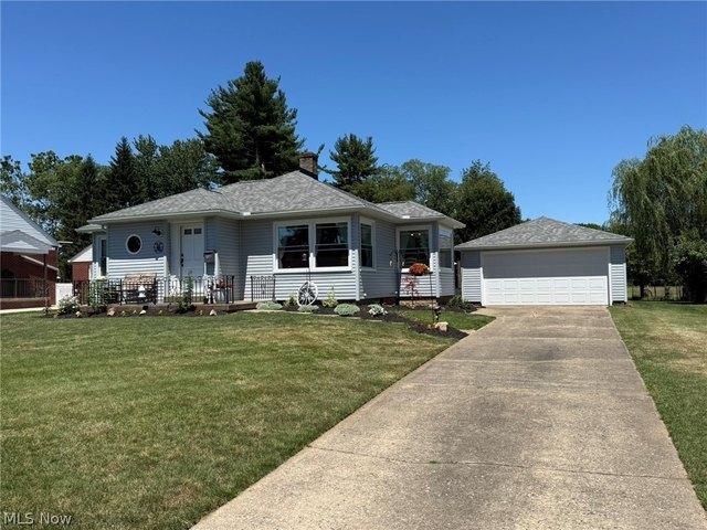 232 Forbes St NE, New Philadelphia, OH 44663