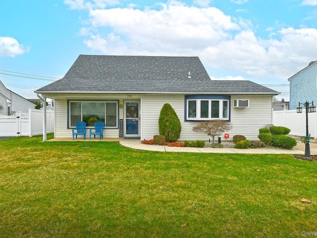 232 Old Farm Rd, Levittown, NY 11756 | Compass