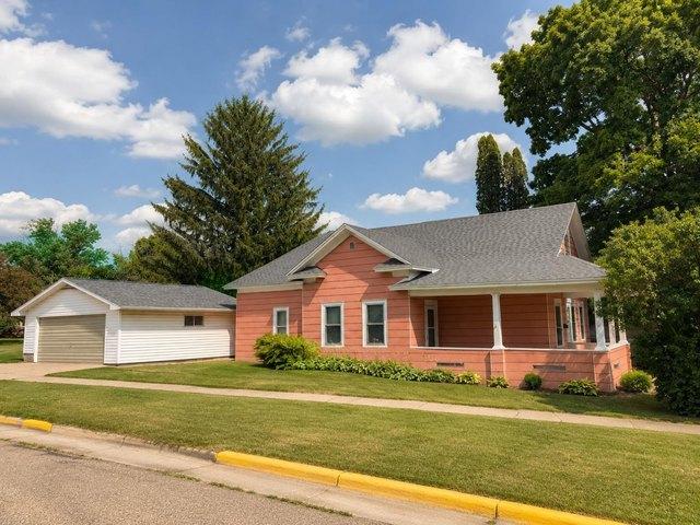 232 Mill St, Hillsboro, WI 54634