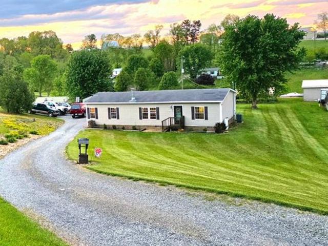 232 Myrtle Ln, Rural Retreat, VA 24368