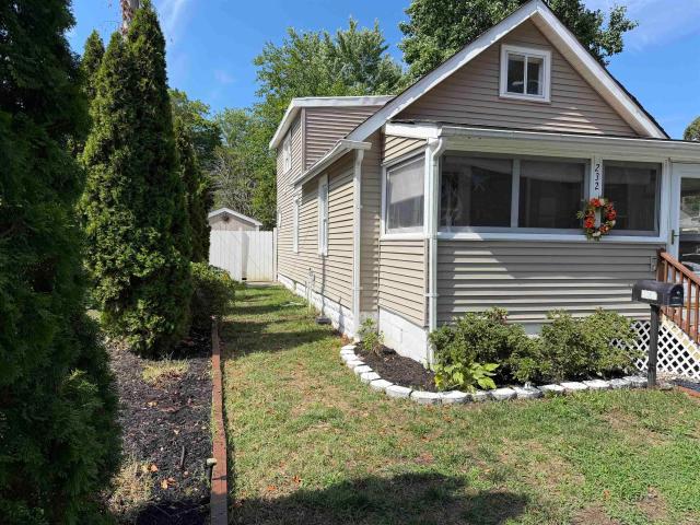 232 Saint James Pl
