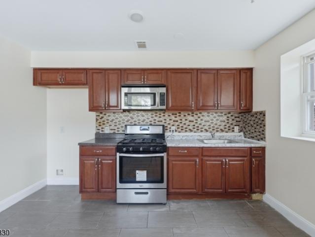 232 Shephard Ave # A4