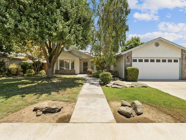 232 Silver Maple Pl, Porterville, CA 93257
