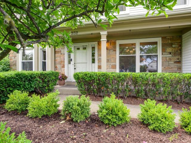 232 Stanton Court W