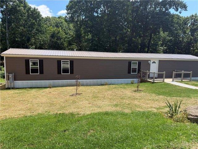 232 Sunny Hill Dr, Valencia, PA 16059