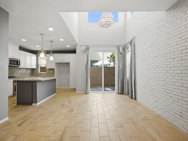 232 Paseo Gusto Unit 122, Palm Desert, CA 92211