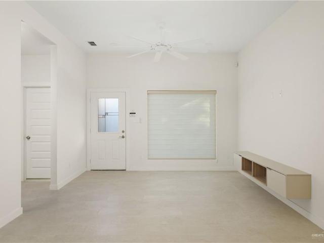 232 W Longoria Drive