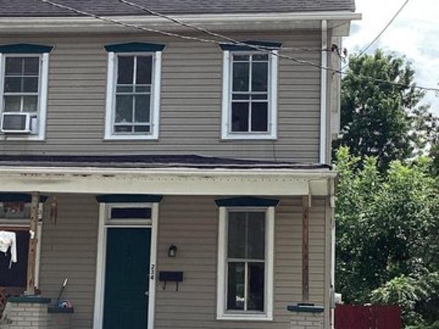 232 W Second St, Waynesboro, PA 17268