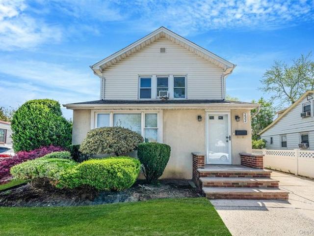 232 Waldorf Ave, Elmont, NY 11003