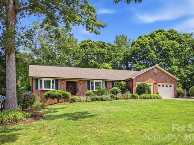 232 Westwood Dr, Morganton, NC 28655