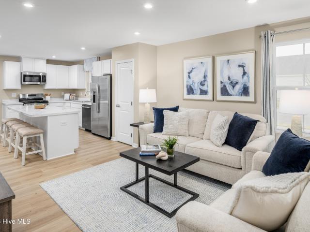 232 Winborne Lane